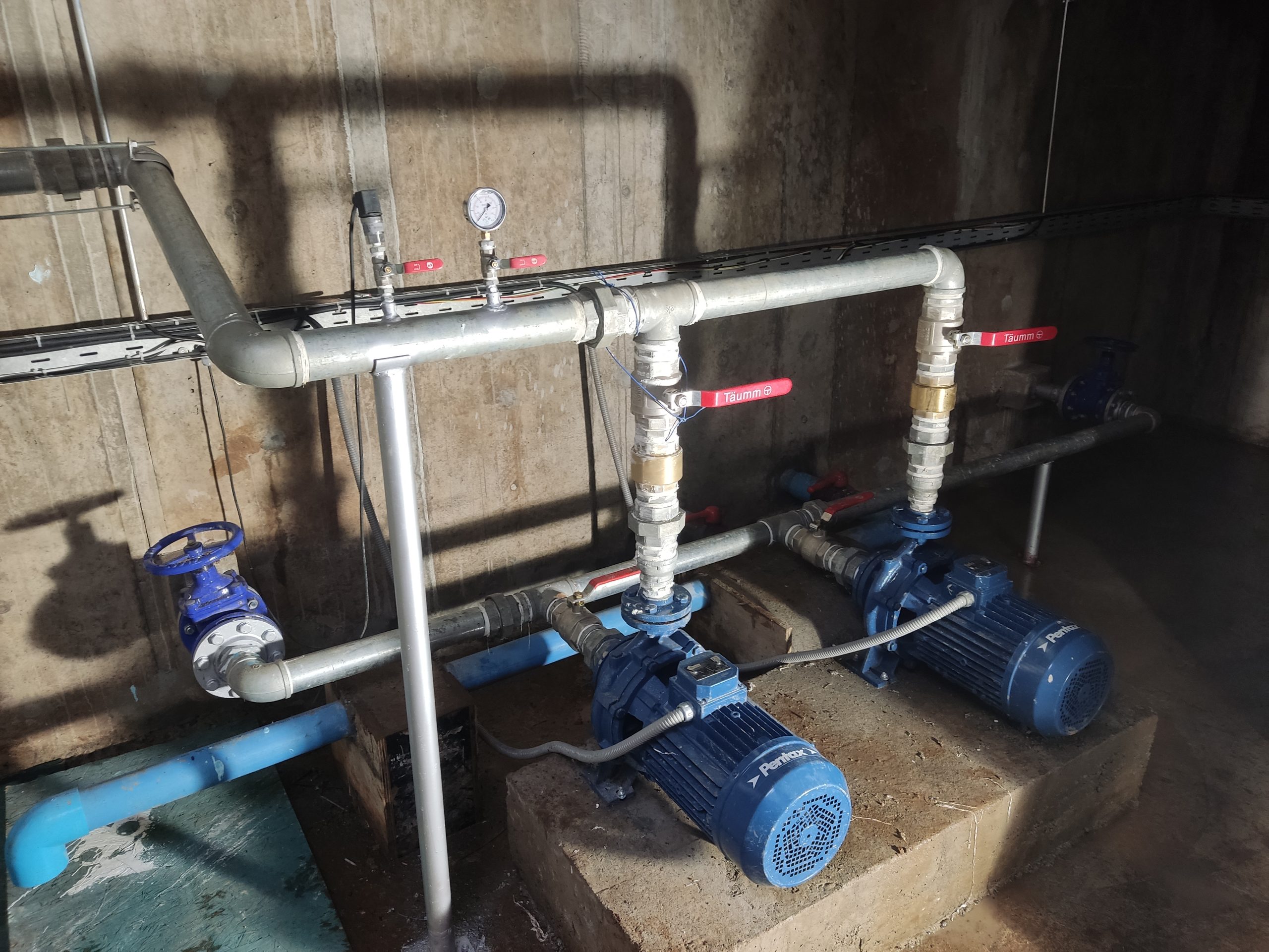 Estadio de Parral - Greenchile, líderes en la producción de pasto en rollo.